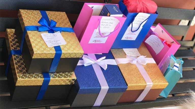 What Are The Packaging Material Used in Gift Wrapping?