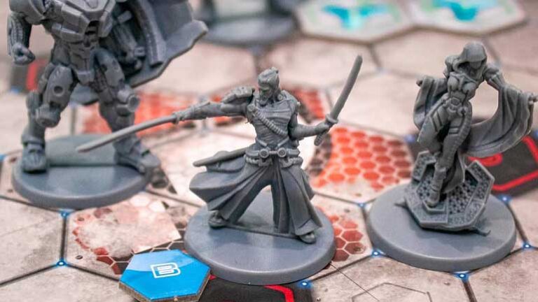 What is Miniatures Board Game and Its Popular Types?